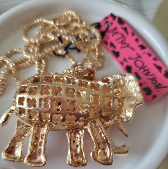 Betsey Johnson | Jewelry | New Betsey Johnson Elephant Necklace | Poshmark